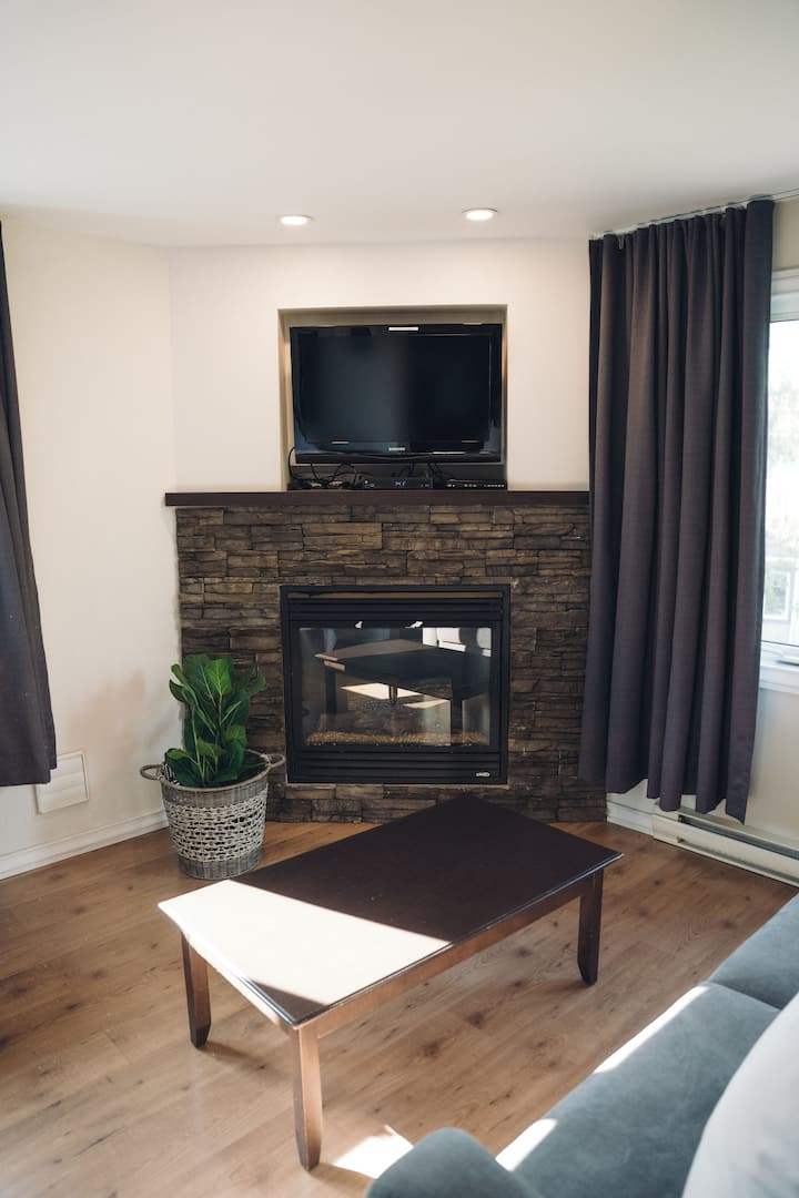 Studio Standard (Foyer) - Sutton