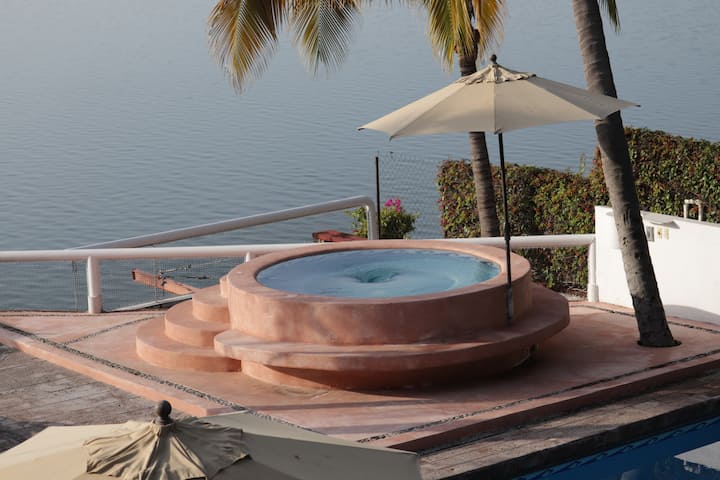 The Great House Of Tequesquitengo - Tequesquitengo