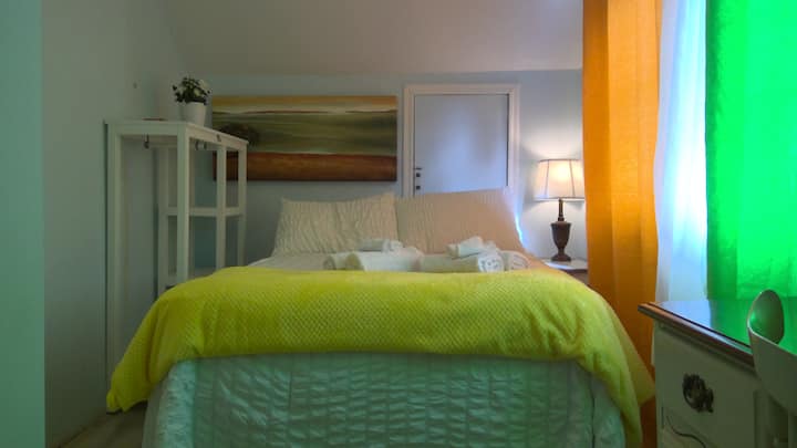 Halifax Room On Barrington And Glebe St # 3 - Halifax, NS, Canada