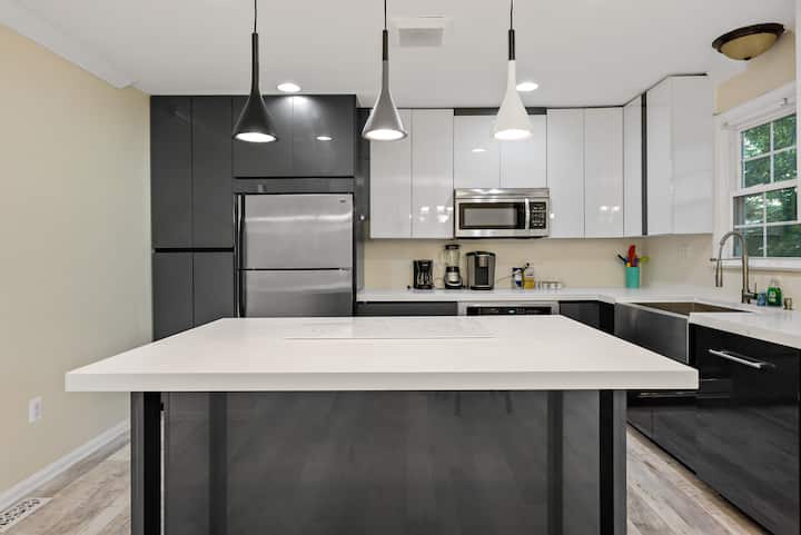 3 Bd 2 1/2 Bath Chic Large.30mto Dc, 12min To Ida - Reston, VA