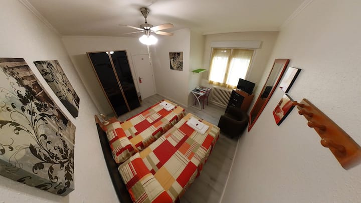 Rooms In Pamplona. - Pamplona