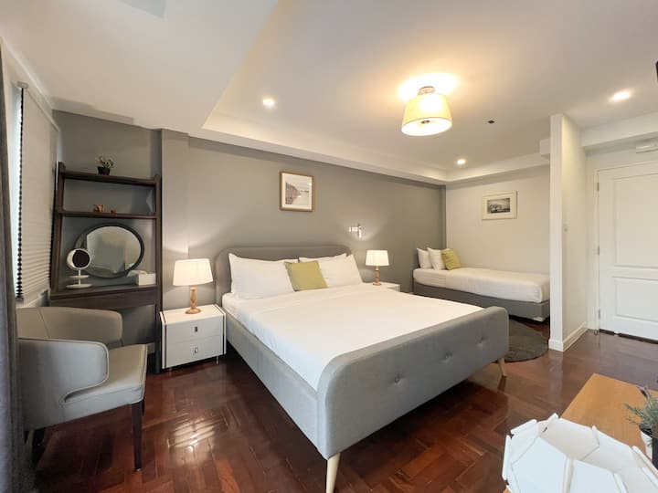Neveu:the 3-studio Bedrooms Apt@mrt Sutthisan - Bangkok