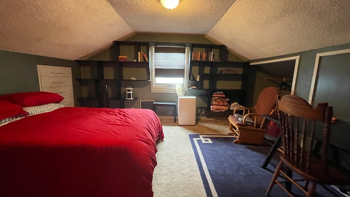 Two Private Rooms In Artsy Whiteaker Home - Eugene, OR