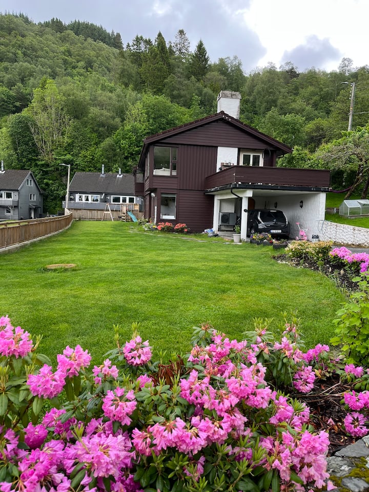 Spacious Family Home- Large Garden & Gym - Bergen Airport (BGO)