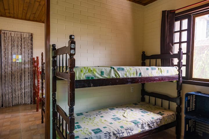 Hostel Anirvana, Quarto Compartilhado Com Banheiro - Paranaguá
