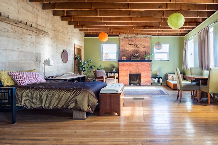Contemporary Suite In Rustic Church - Douglas, AZ