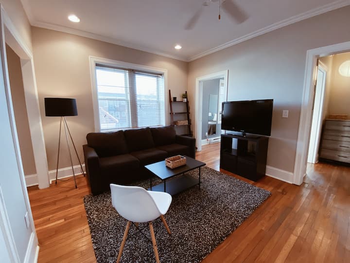 Modern Clean Downtown Apartment - Perfect Longterm - Lexington, KY