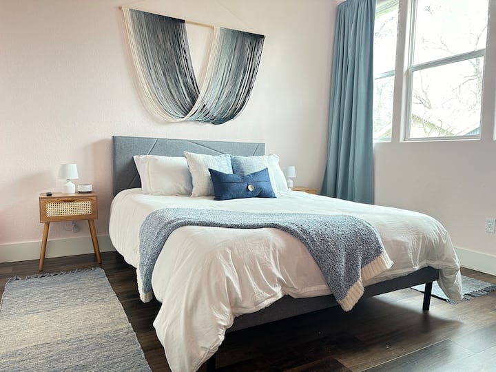 Stunning Room Near Downtown - Dalat