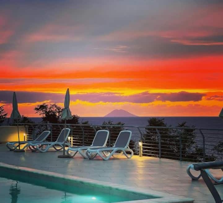 Ampio E Luminoso Attico Vista Mare - Parghelia