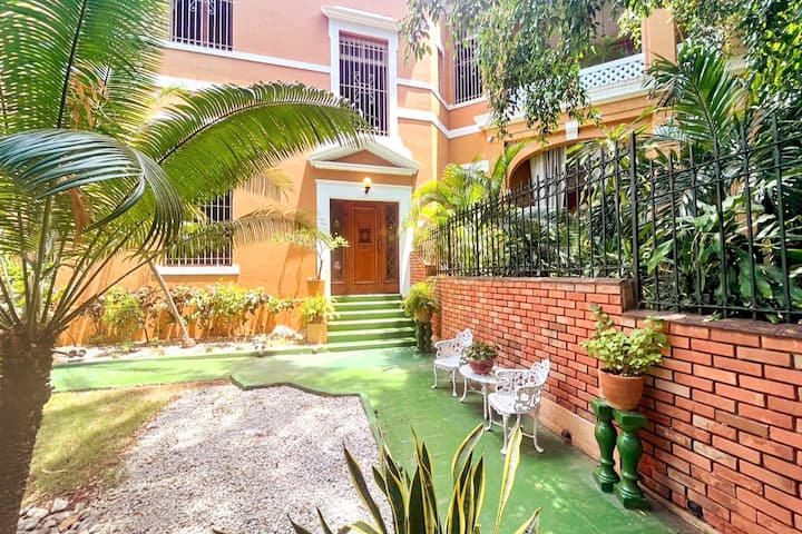Mariby Mansion, Staff & Wi-fi Included - Havana