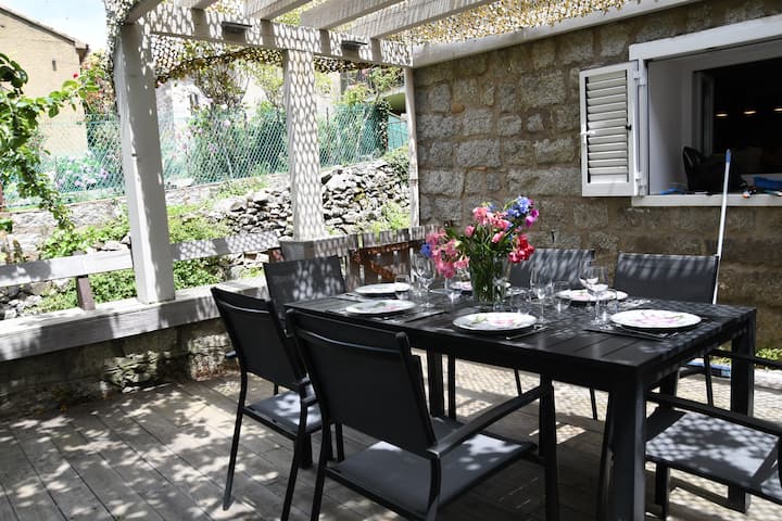 Maison Type Cottage Au Coeur Du Village - Zonza