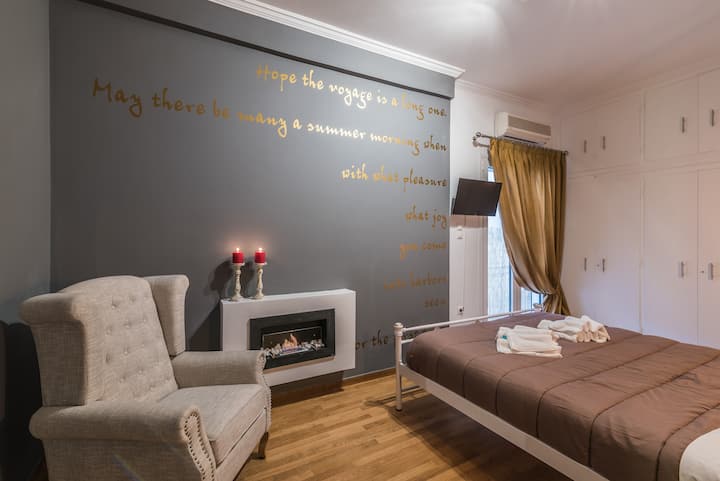 Walk To Iconic Athenian Locations From A Chic Home - Atina