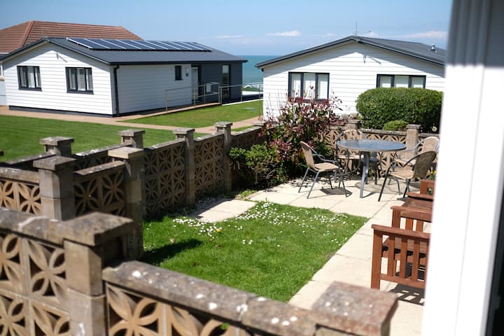 2 Bed Chalet, A Stone's Throw From The Sea - Westward Ho!