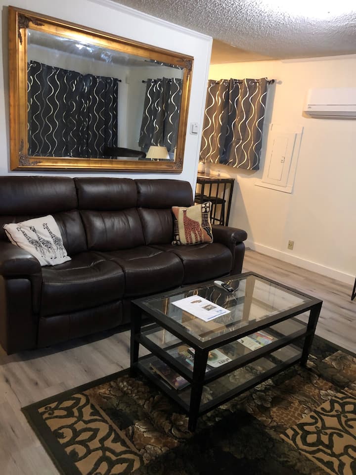 Cute 2 Bedroom Bungalow 3 Blocks From Lightrail - Seattle