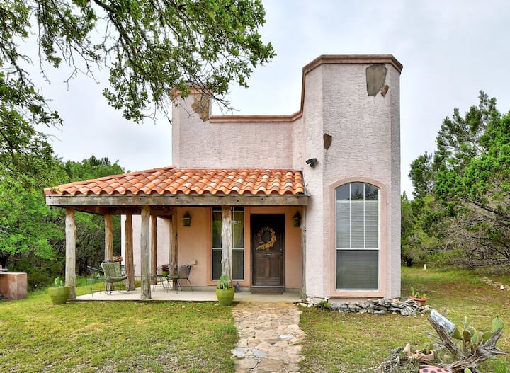Cozy Country Cabin Close To Downtown Wimberley - Wimberley, TX