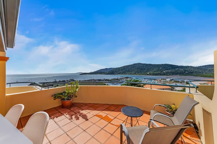 Magnificence At Airlie - Airlie Beach