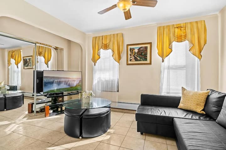Large Manhattan Duplex 30 Mins To Times Square! - New York