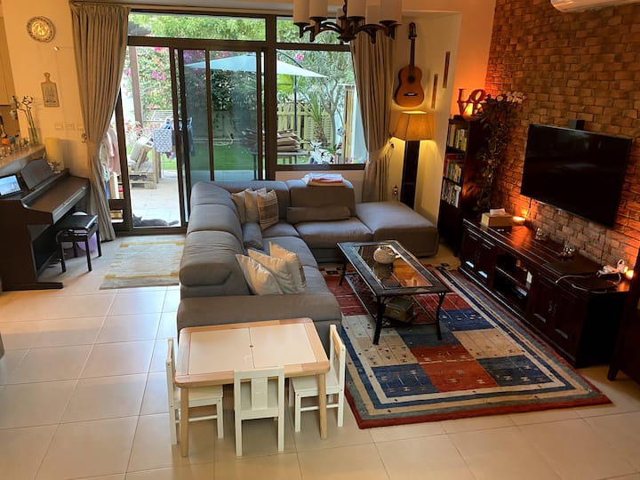 Stunning Luxury Villa Retreat In Zahra Townhouses - Dubaï