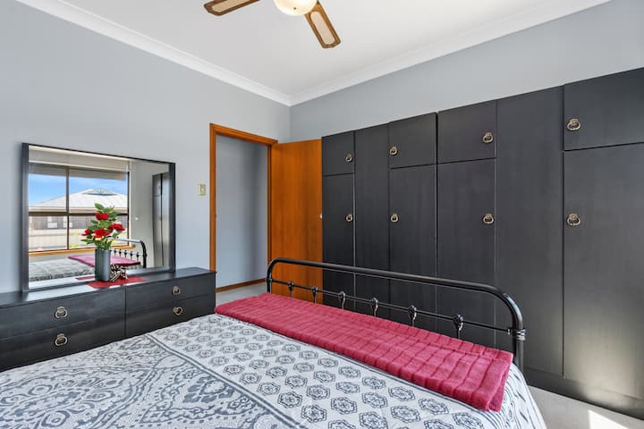 Top 17 Cheap Airbnb Vacation Rentals In And Near Moonta, Australia ...