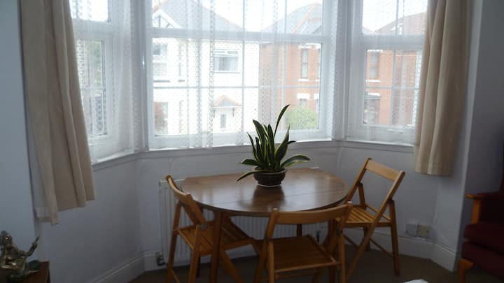 3 Bedrooms In Attractive Flat In Bournemouth - Boscombe