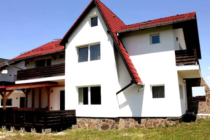 Bran Vacation House Close To Dracula's Castle - Zărnești