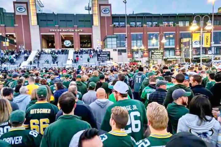 The Ultimate Packers House (Pet Friendly; 4 Bdrms) - Green Bay