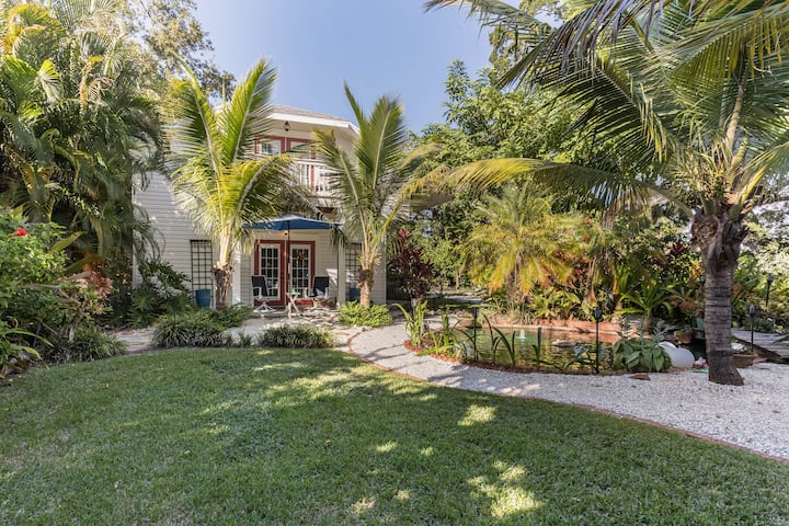 Grove Keepers Cottage - Dunedin, FL