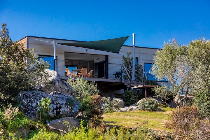 Pari Réussi Pour Une Villa Authentique Et Moderne - Santa Giulia