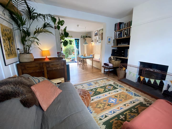 Lovely And Cosy Artistic Home, Quiet Terrace - Bristol