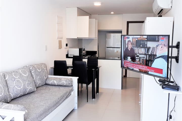 Shopping Y Playa Pocitos. Impecable. - Montevideo