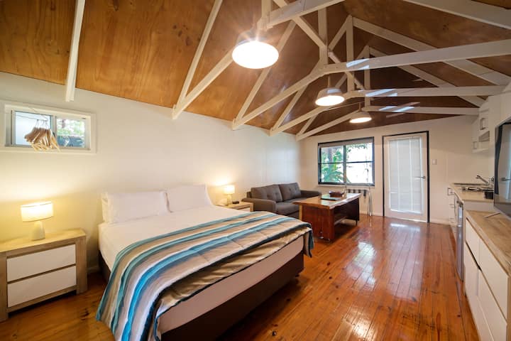 Fully Self-contained Cabin - Heart Of Airlie Beach - Airlie Beach