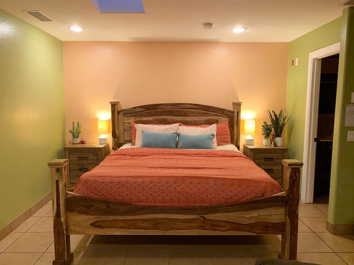 *No Cleaning Fee*affordable Simplicity Near Dt Phx - Phoenix, AZ
