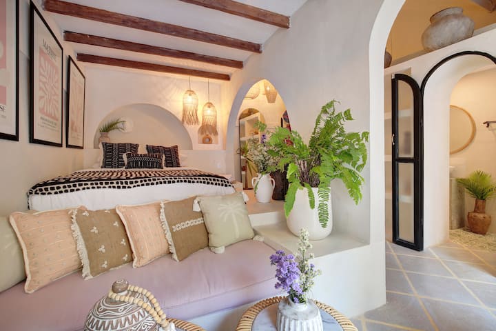 Seminyak Beach Bungalow Dua With Private Pool - Kuta