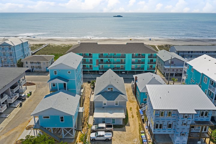 "Sand Dollar Suites 1" A Short Stroll From The Sea - Carolina Beach, NC