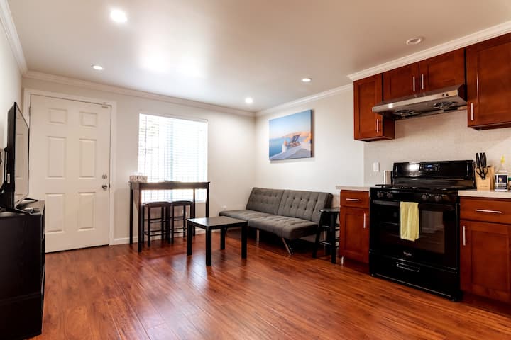 Charming 2bd/1ba With Parking And Outdoor Patio - Baker Beach, CA