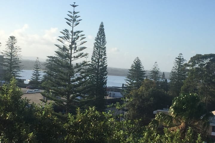 "The Plaza" Penthouse Walk To Town, River & Beach - Port Macquarie