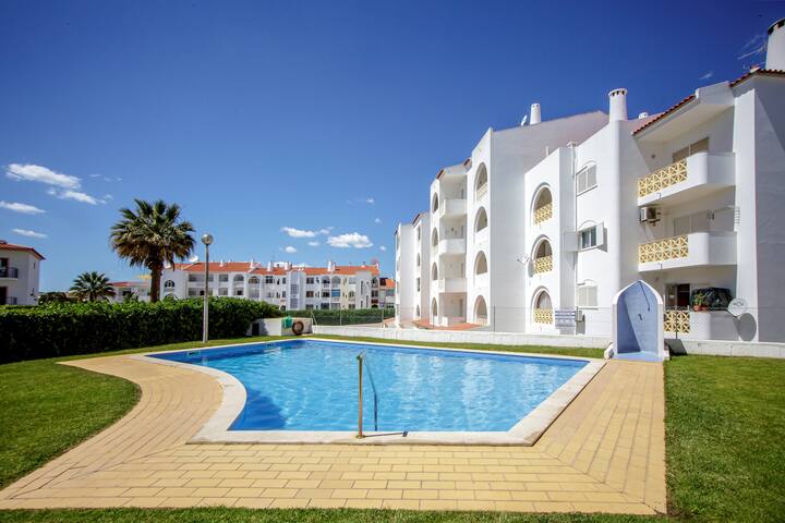 Albufeira One Bedroom Apartment With Pool - Albufeira