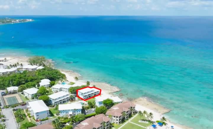 7mile Beachfront! 3 Bedroom Family Beach Condo - Iles Caimans