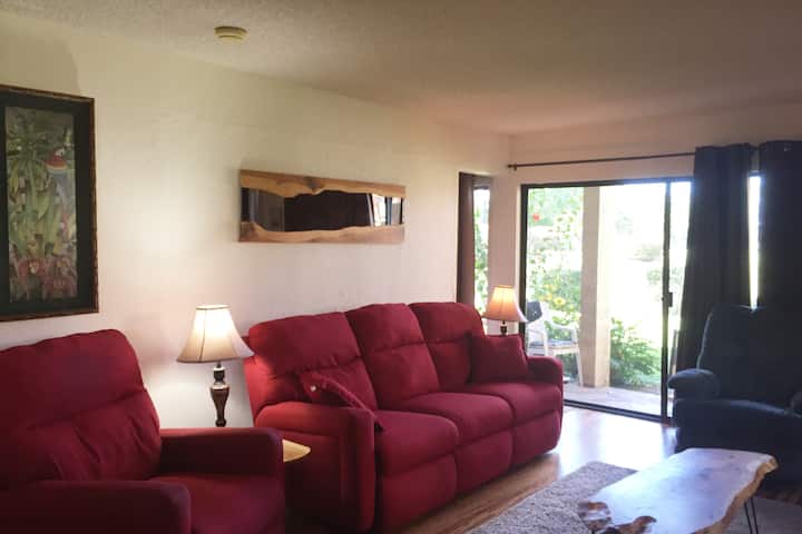 Waikoloaloha! Uniquely Renovated. Spacious. - Waikoloa Village, HI
