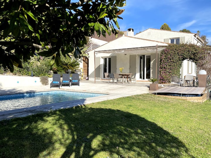 Villa Avec Piscine Au Calme. - Saint-Laurent-du-Var