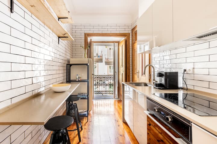 Bright & Charming Apartment In Historic Centre - Lisboa