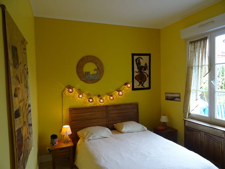 Une Chambre Dans Une Maison Familiale Normande - Dieppe