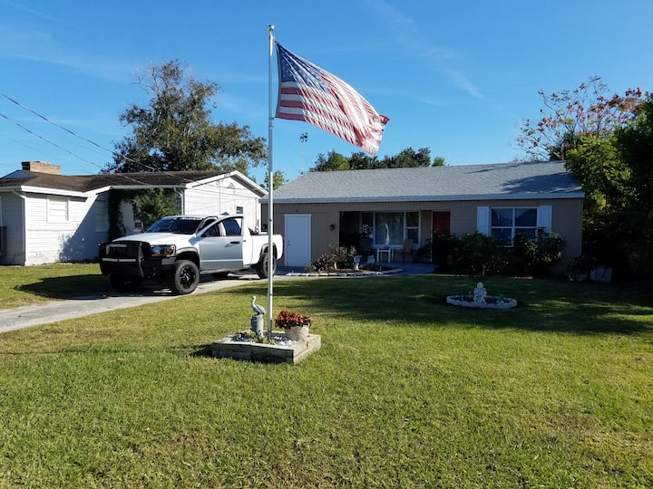 House Near Everything - Ormond Beach, FL