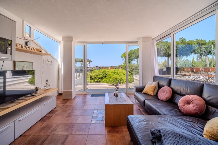 Villa Julia With Private Heated Pool And Hot Tub - Milna