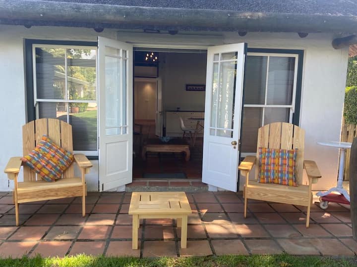 Cottage / Lounge And Separate Bedroom - Somerset West