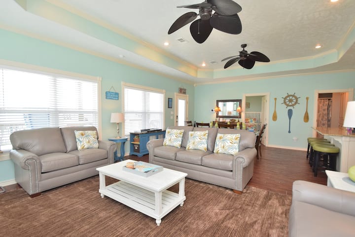Perfect Family Vacation Home - Crystal Beach, TX