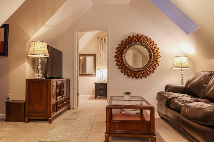 La Maison Le Bain: A Beautiful Private Studio Room - Lake Mackintosh, NC