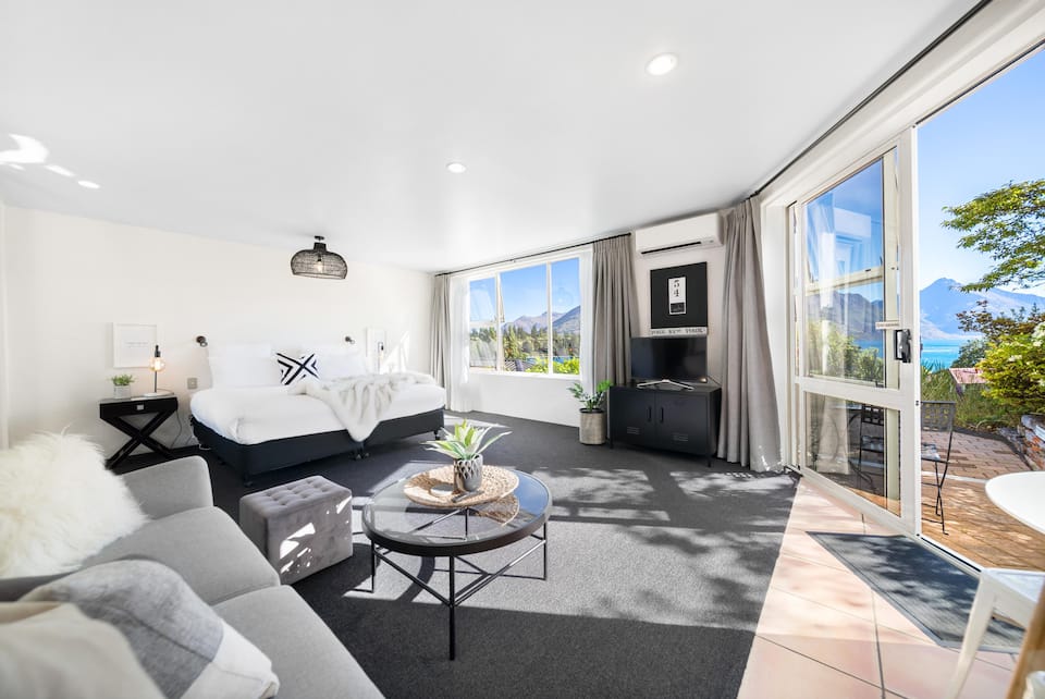 New Zealand Vacation Rentals (5 out of 5) - Airbnb