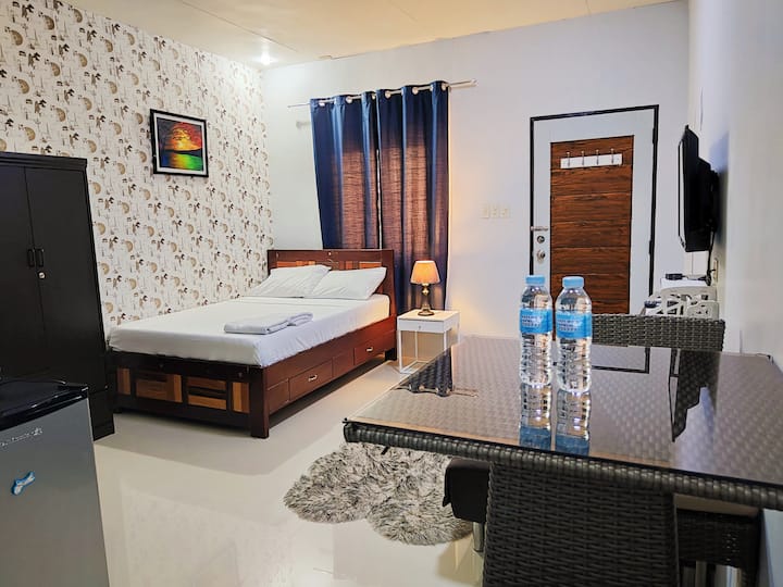 Sophia Apartments -Great Place In Town Proper - San Leonardo