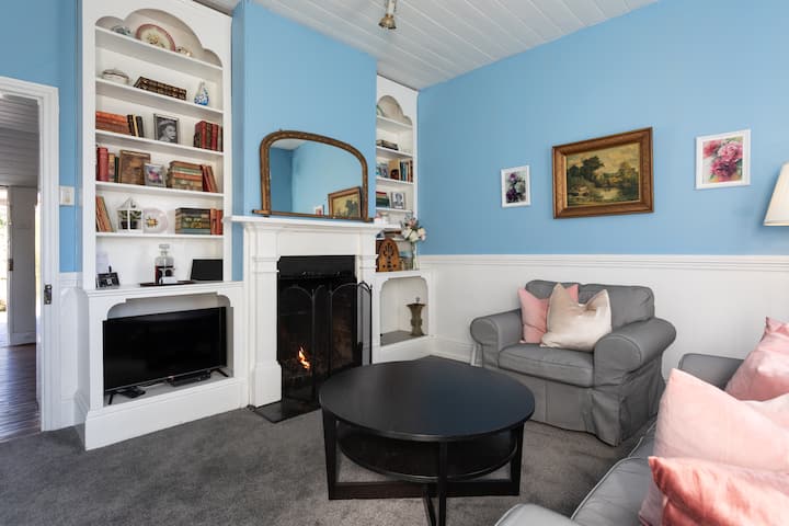 Alice's Cottages - The English Cottage - Tasmania